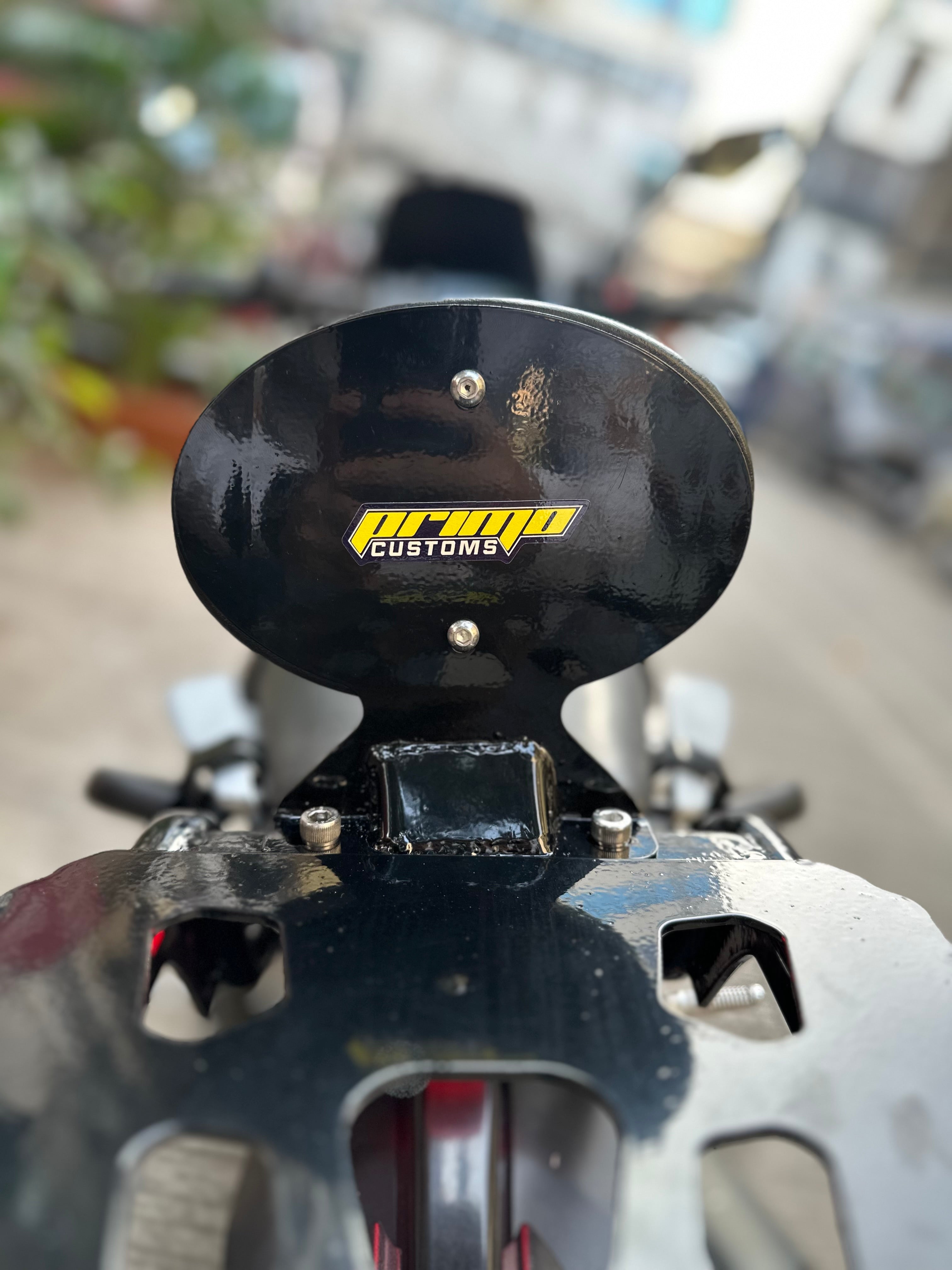 MT15 TOP RACK WITH BACKREST – Primo Customs