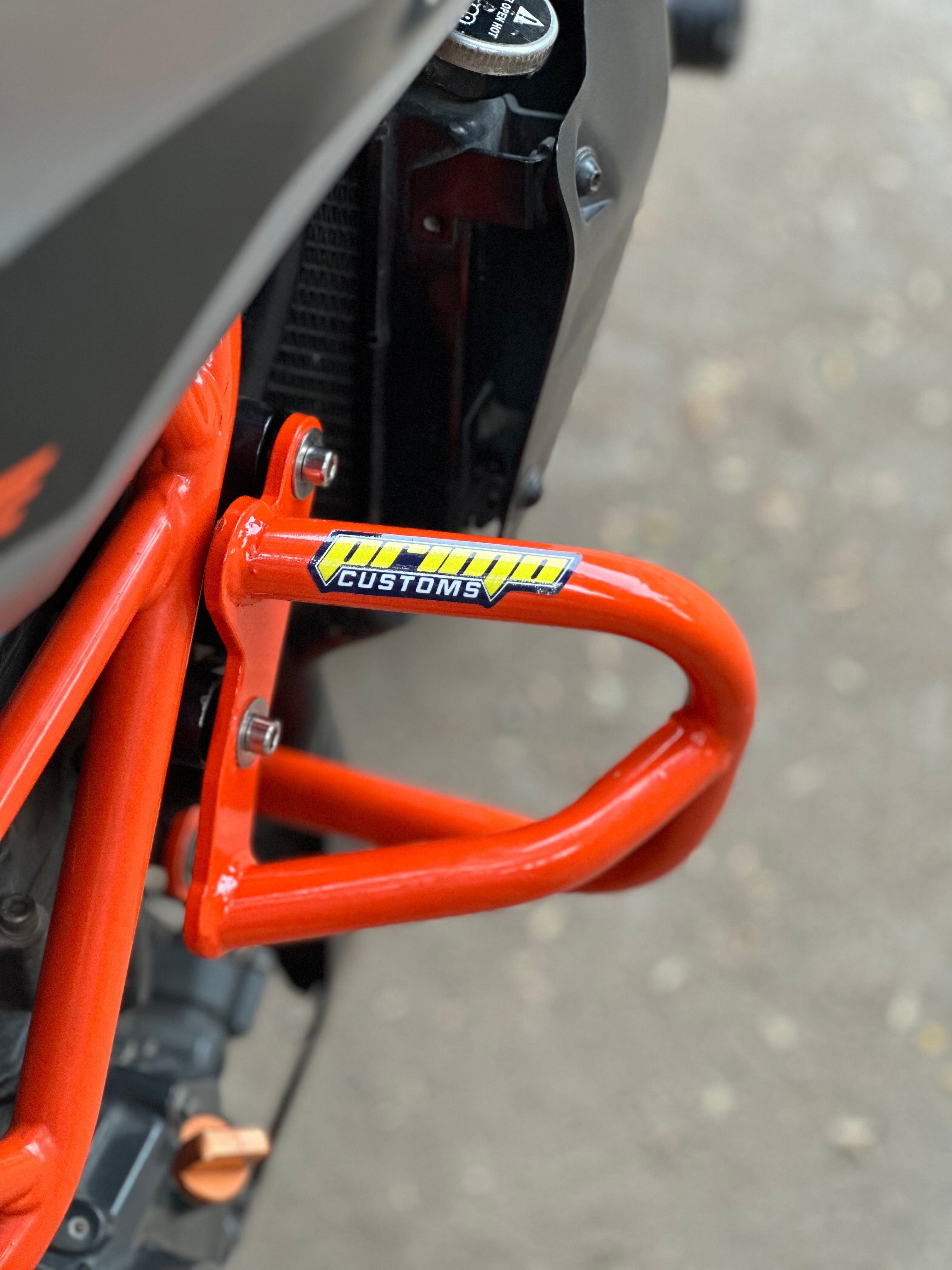 KTM DUKE GEN 2 ENGINE GUARD ELECTRONIC ORANGE – Primo Customs