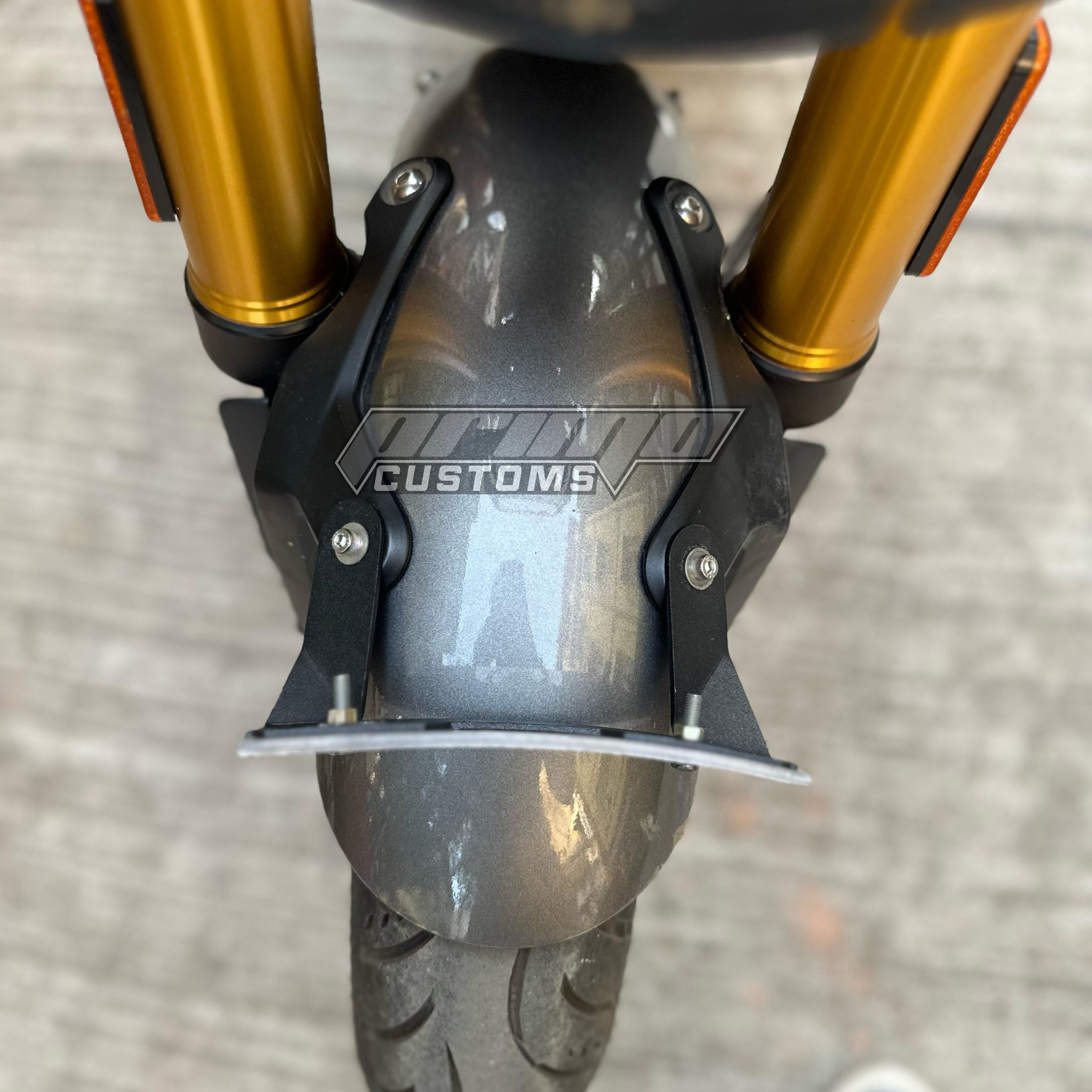 TRIUMPH FRONT NUMBER PLATE HOLDER SPEED 400/SCRAMBLER 400X – Primo Customs