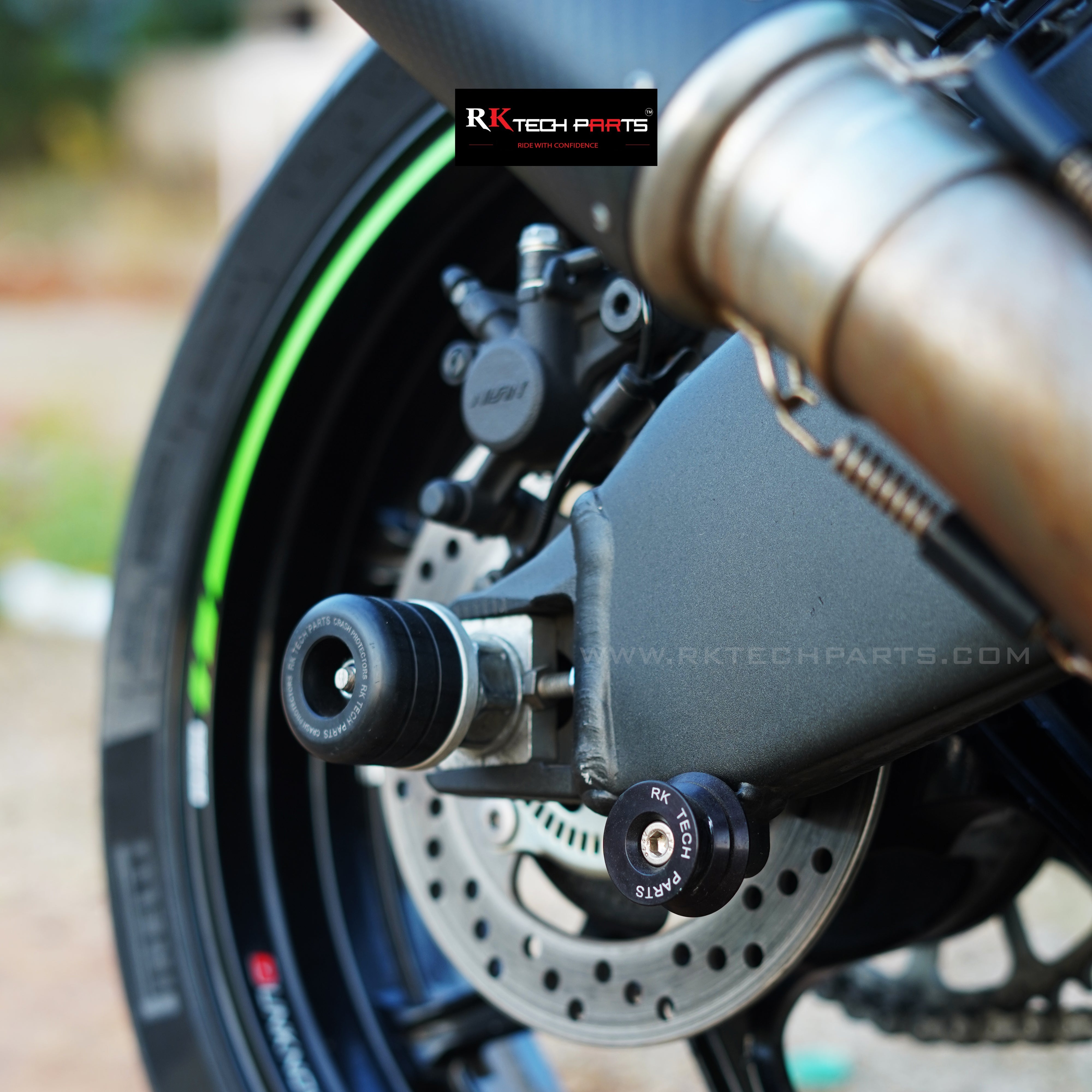 KAWASAKI ZX6R SWING ARM SPOOLS (type 2) – Primo Customs